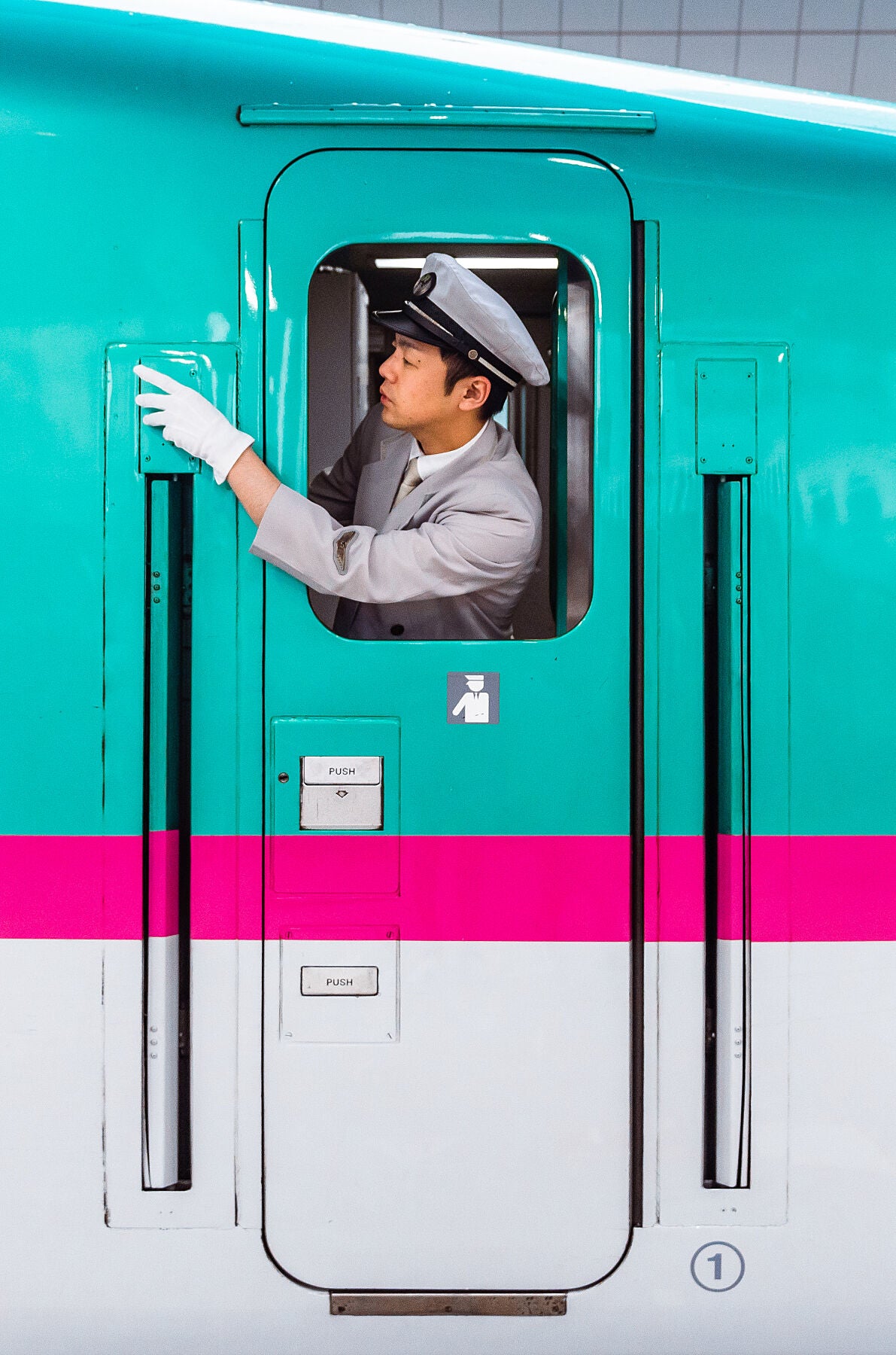 Japan Railways (Green) – AccidentallyWesAnderson